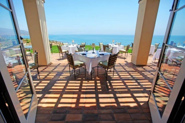 Top 10 Outdoor Dining Spots with Ocean Views in Los Angeles
